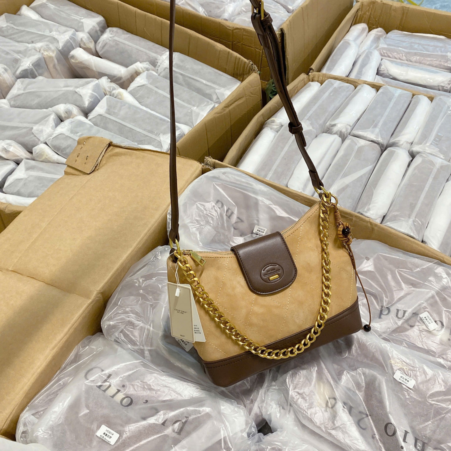 HS302# Túi Chio'2nd nắp gập đế da