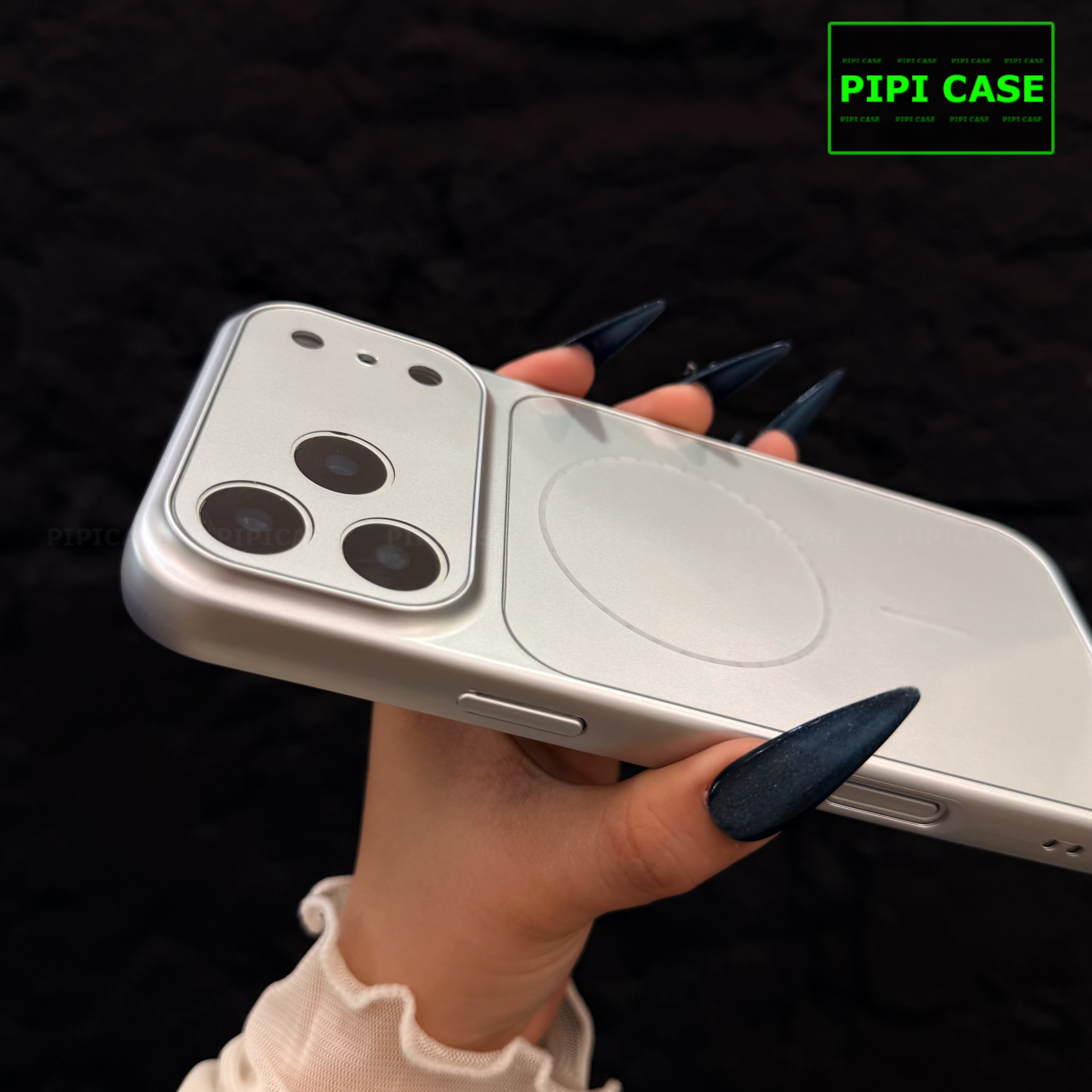 Ốp Lưng iPhone 17 Pro Max - Kan - Bạc