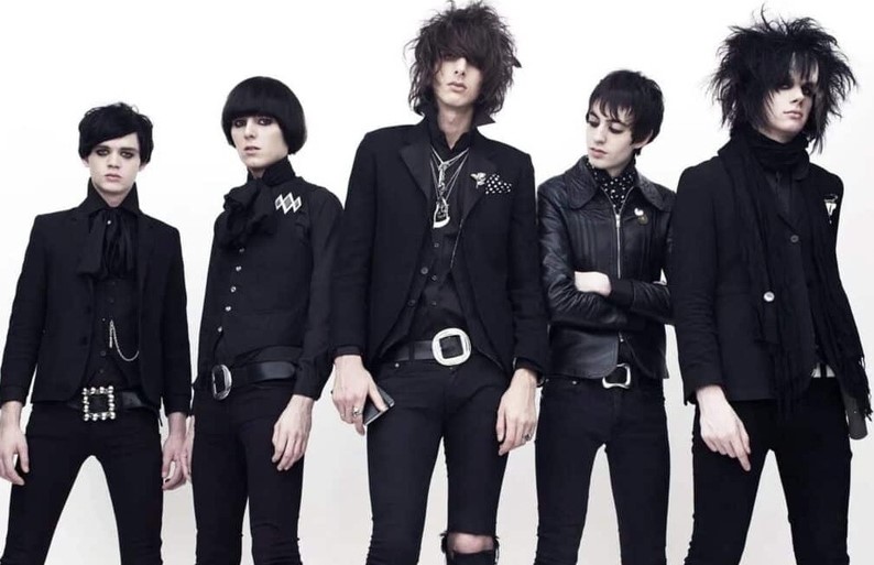 Emo là gì? Hiểu đúng về phong cách emo từ gốc rễ đến hiện đại