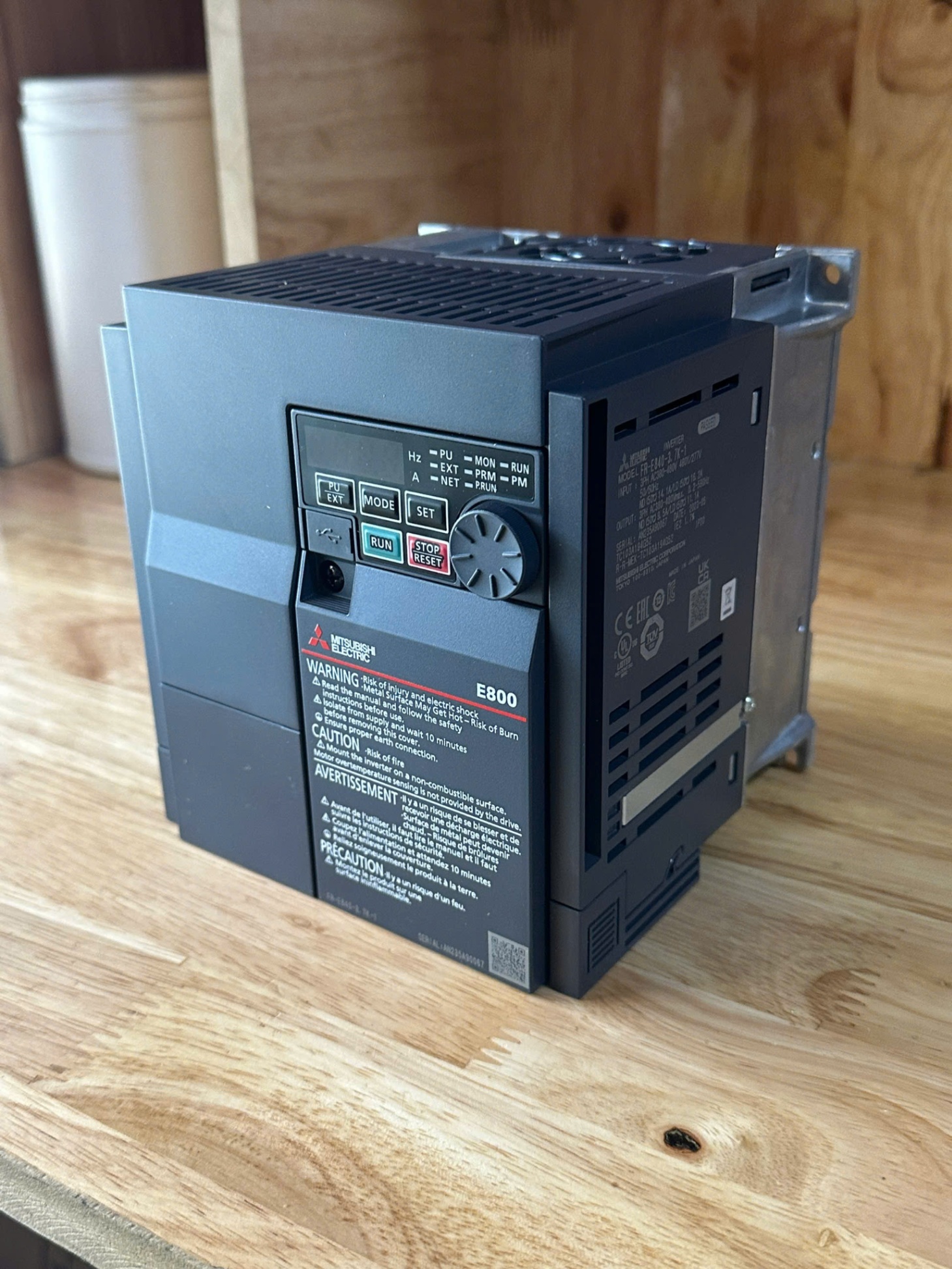 Biến tần Mitsubishi FR-E840-0095-4-60 (3.7kW)