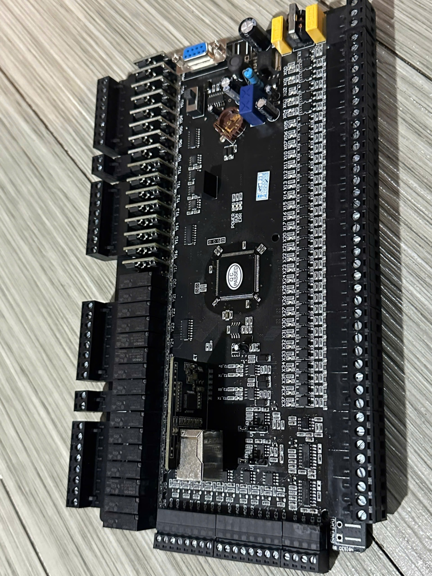 PLC SU3P-64MRT-10AD-2DA Kinseal 32 I/O 10AD 2DA RS485 RTC Ứng Dụng Trong Công Nghiệp Và Tự Động Hóa