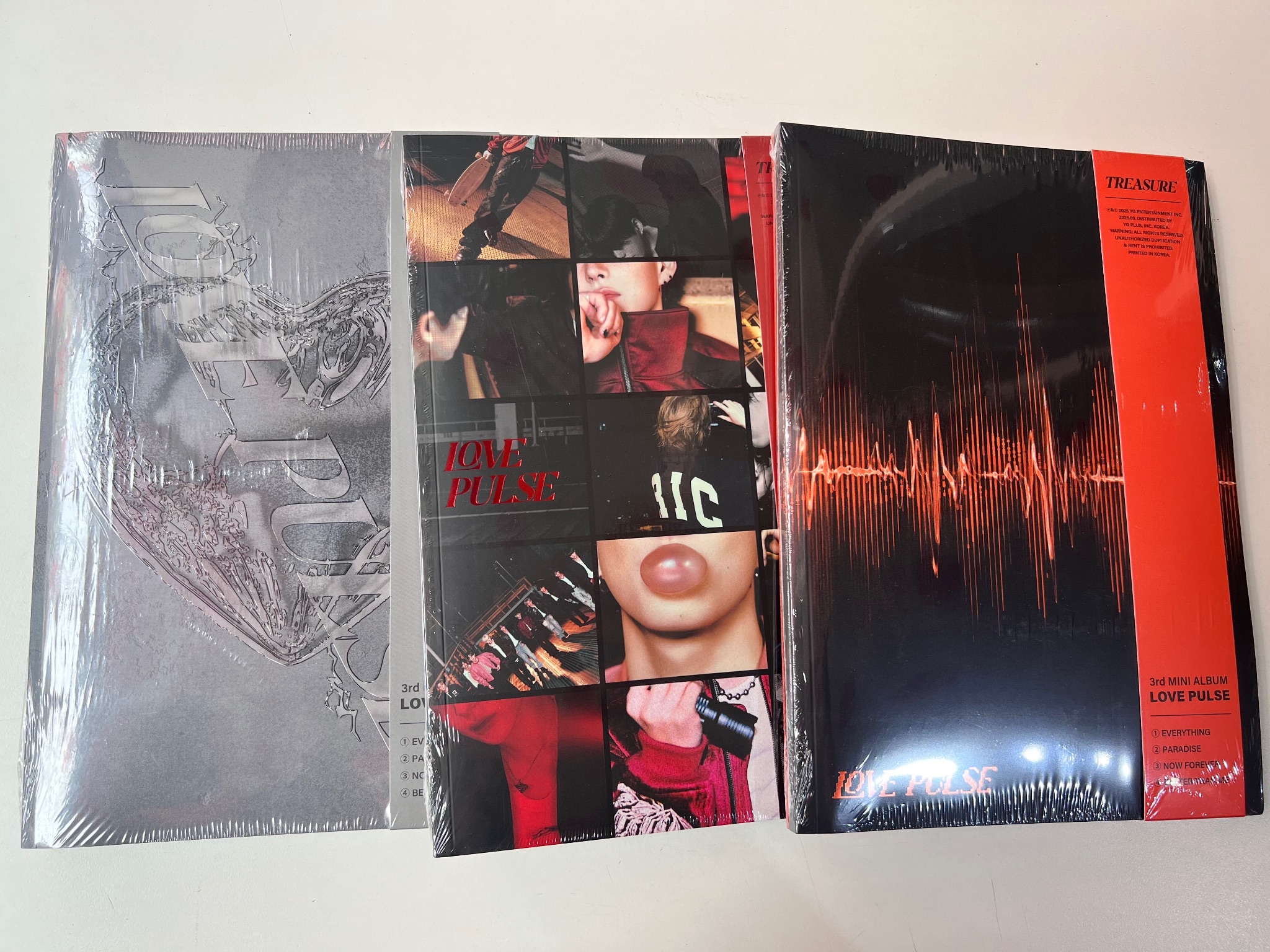 ALBUM TREASURE 3rd MINI ALBUM [LOVE PULSE]