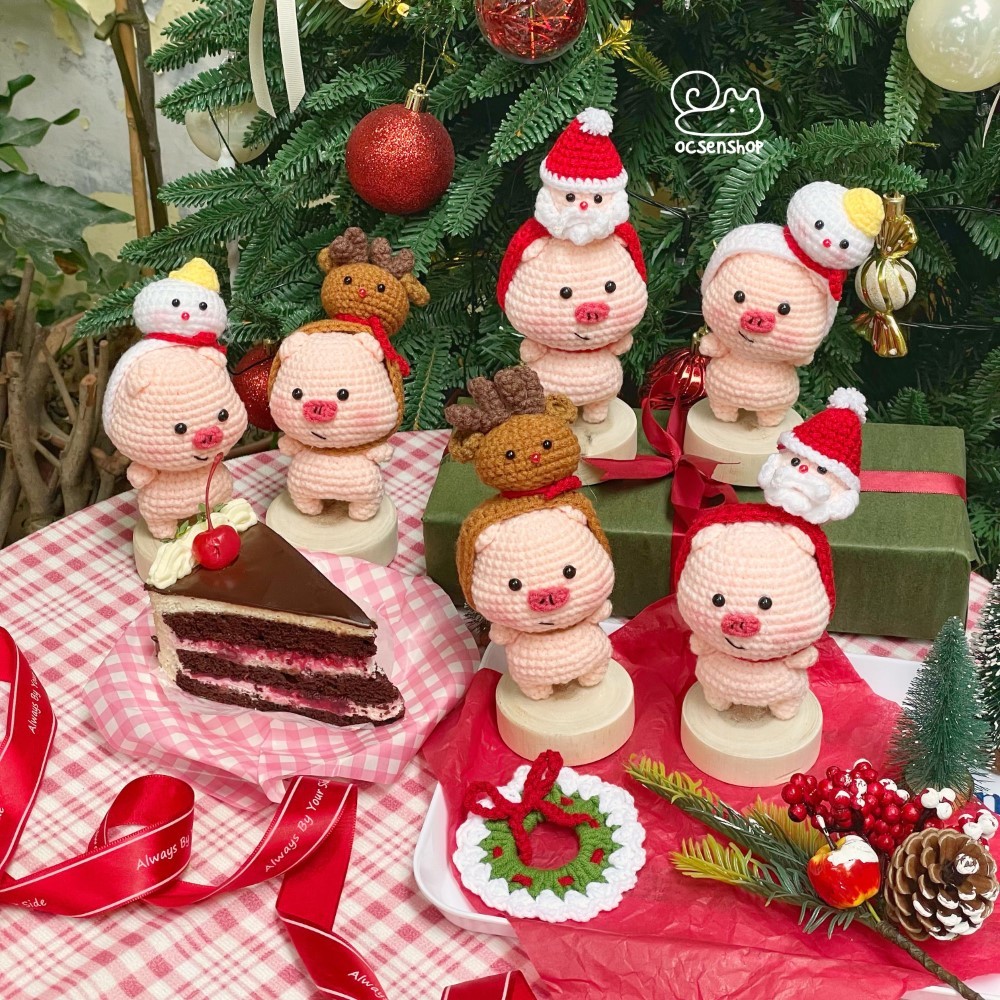 Heo len Noel kèm đế gỗ (9cm)