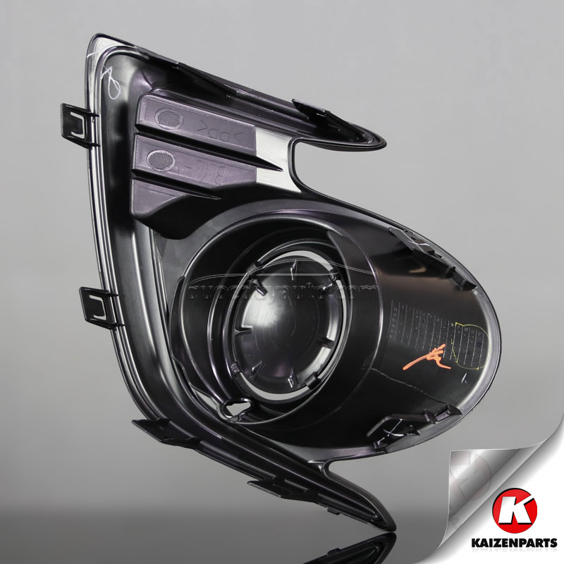 Ốp đèn cản trước chính hãng MITSUBISHI chụp lổ LH | 6402A273