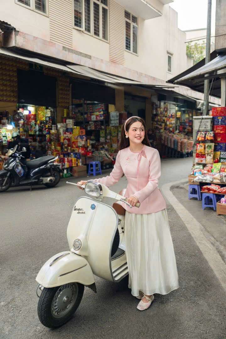 ÁO CÁCH TÂN THÊU BƯỚM ĐIỆP KHUÊ