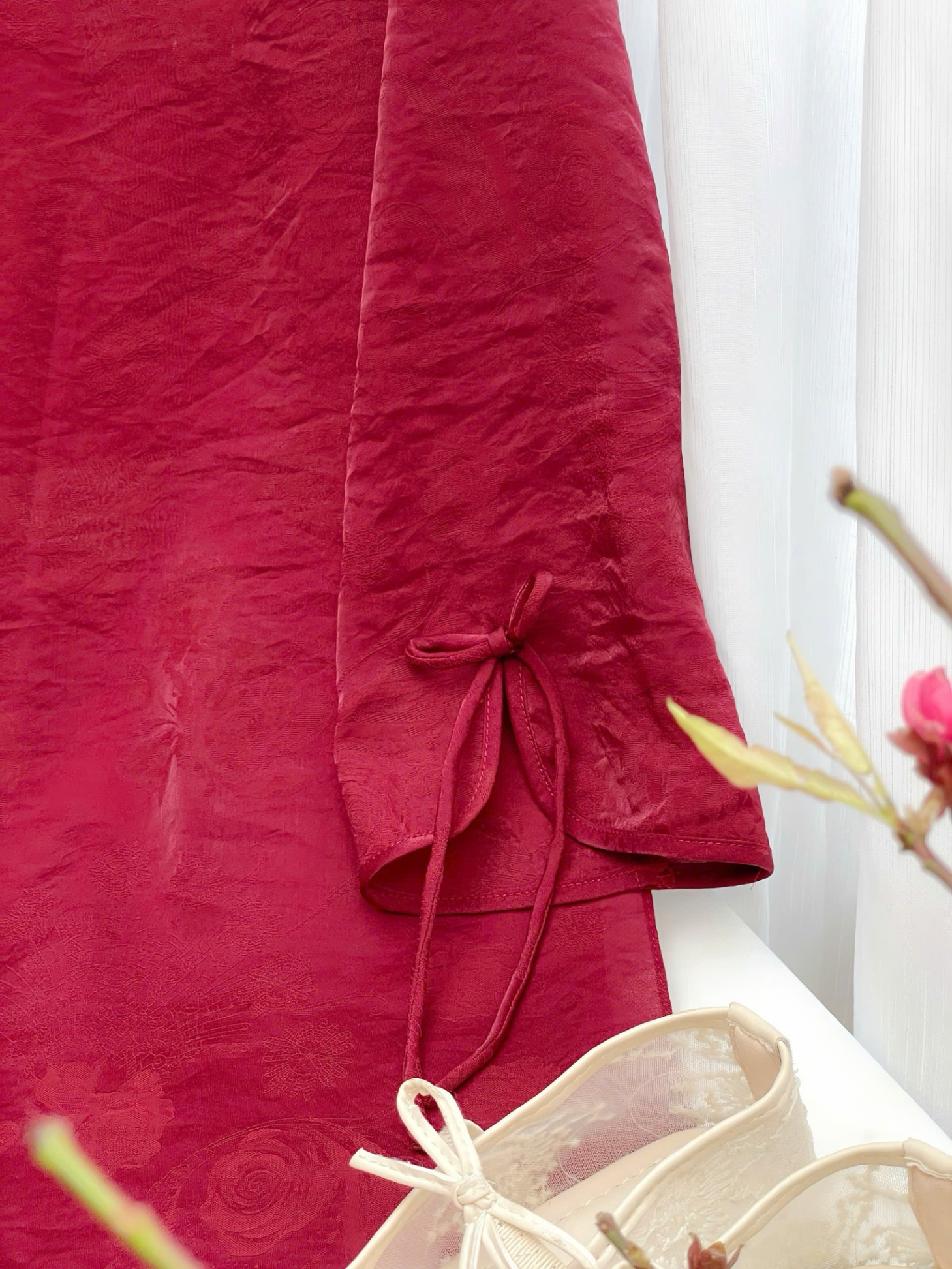 Áo dài Germe AVNT012613 Niên Hi viền cổ tròn,1 nút kết giữa ngực,2 nút ...