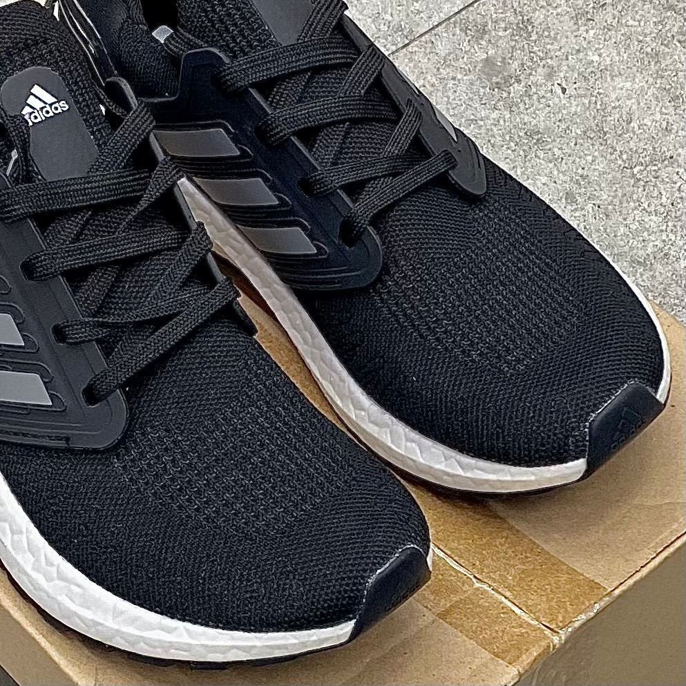 R10 Adidas Ultra Boost 6.0