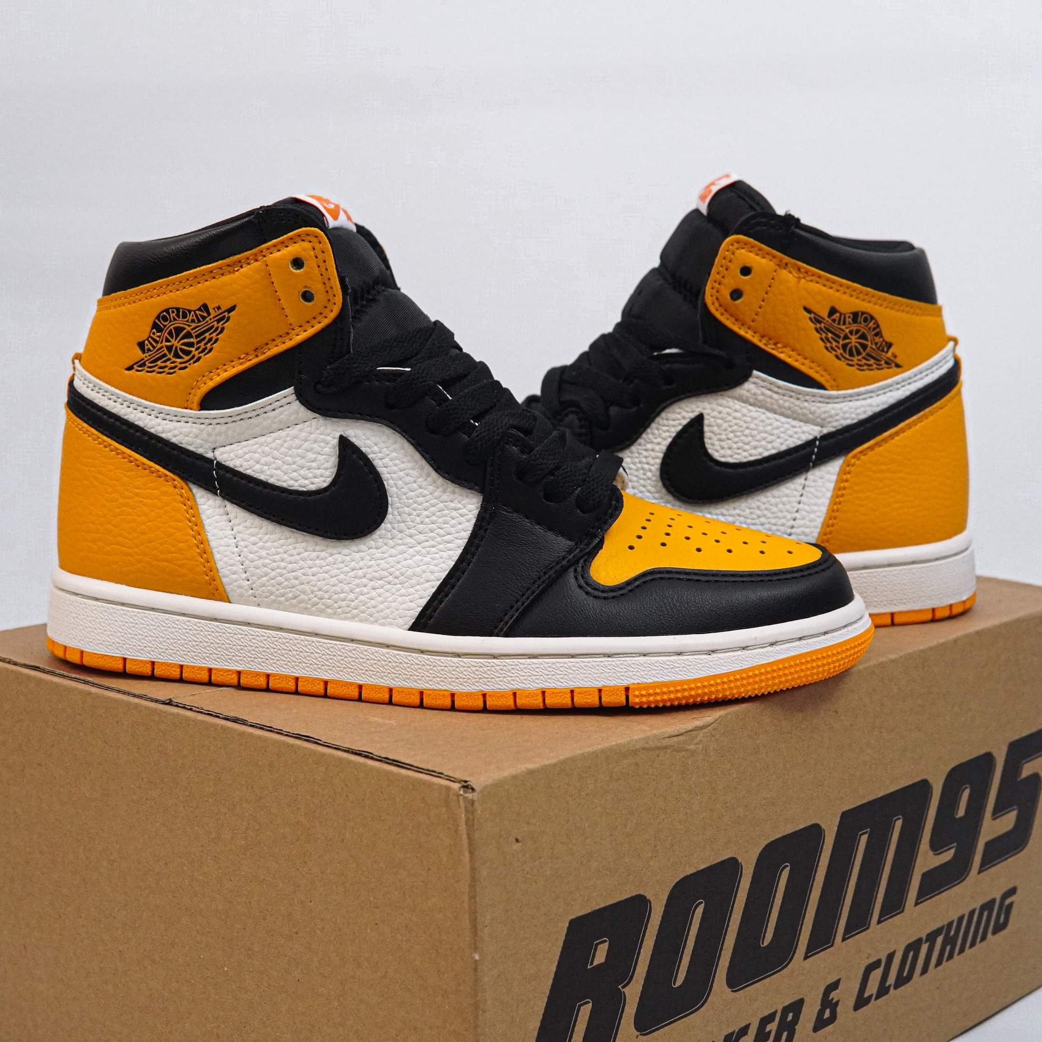 R04 Nike Air Jordan 1 Retro High OG ‘Taxi’