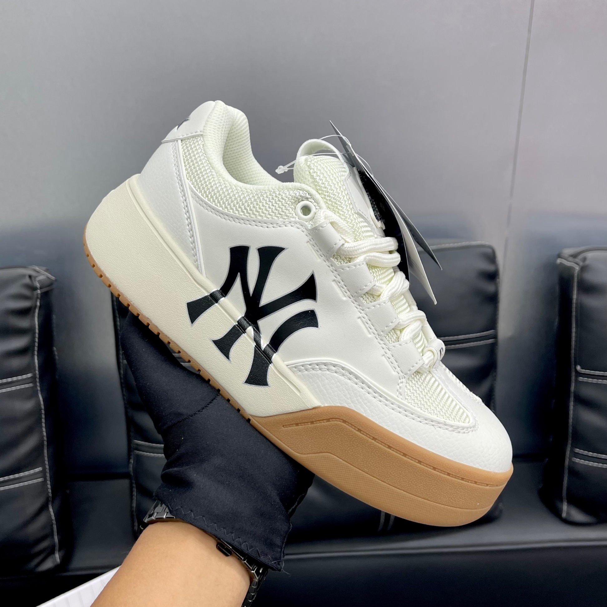 R17 MLB Chunky Wide New York Yankees 'WHITE / GUM'