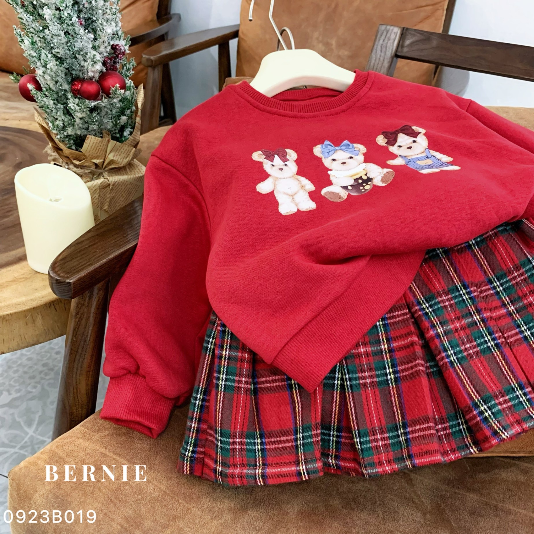 BERNIE 0923B018 - SET NOEL BÉ GÁI CHÂN VÁY XẾP LI